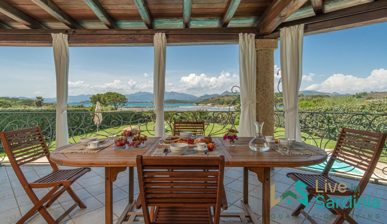 Beachfront Villa For Sale Olbia ref. Marisol - Live Sardinia